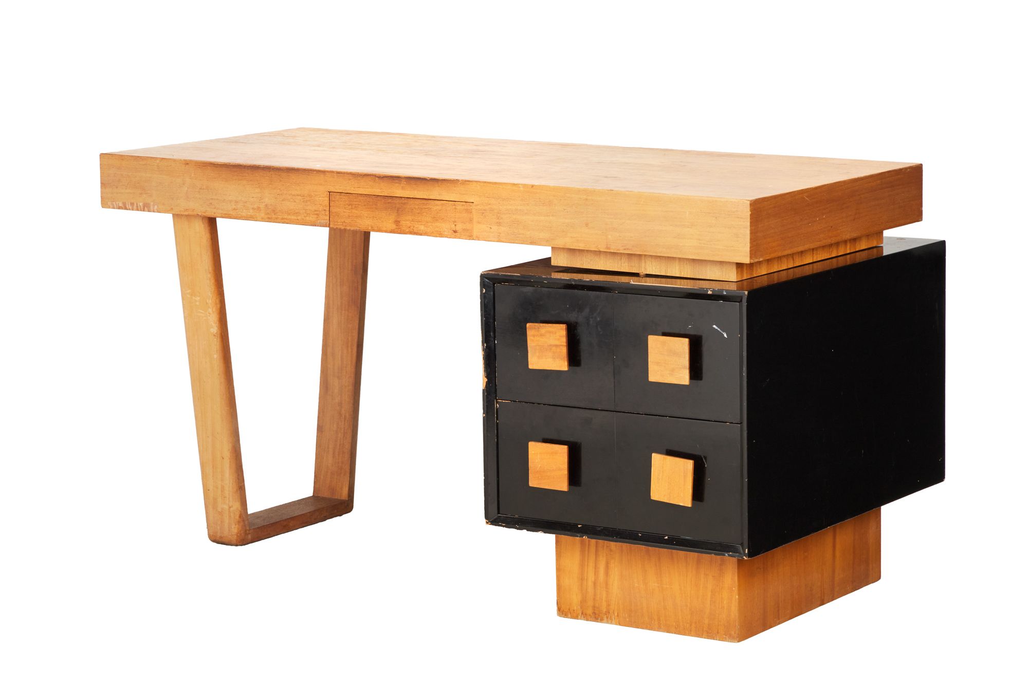 David Lynch | Gilbert Rhode for Herman Miller Desk