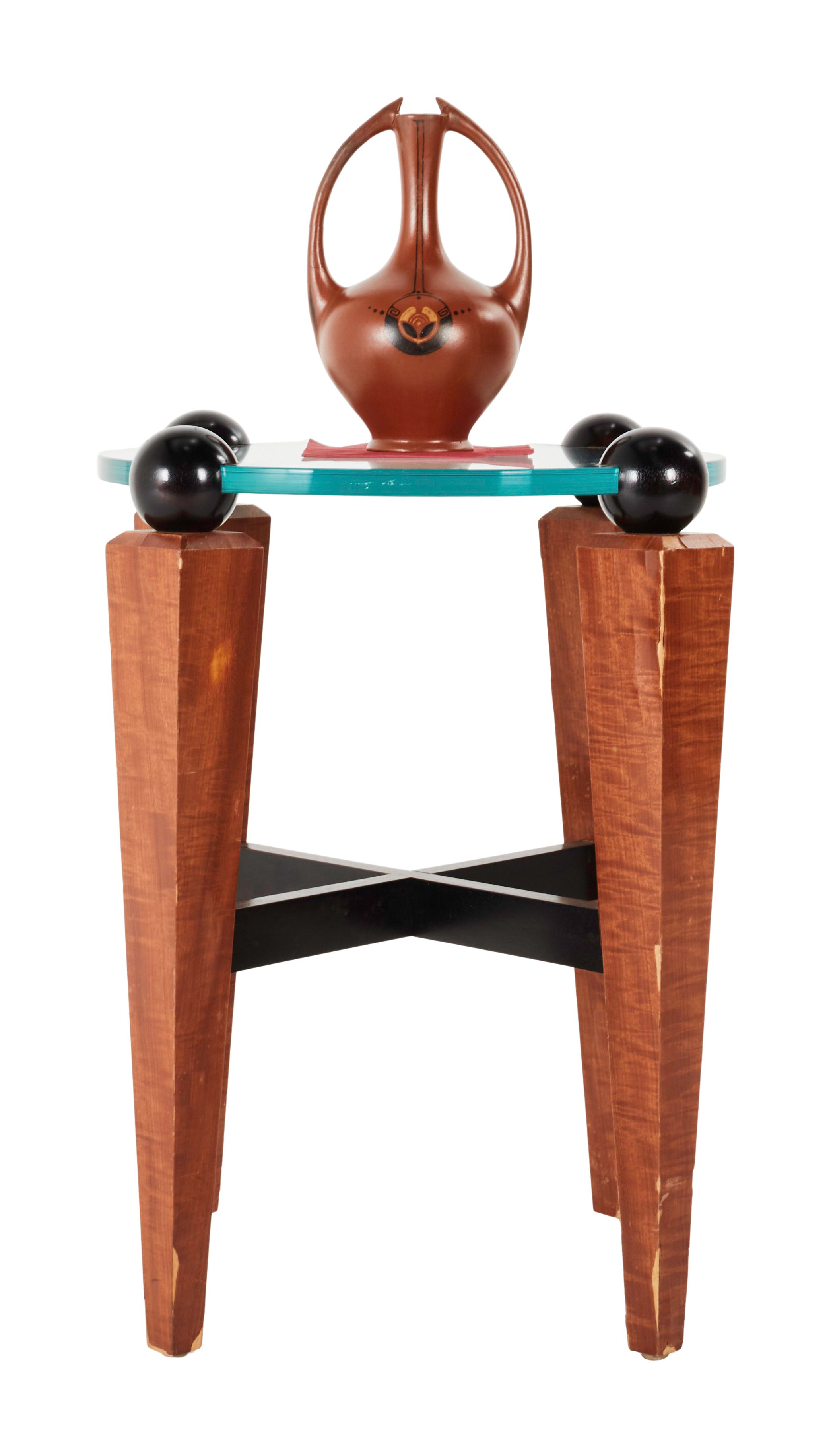 Frasier | Frasier Crane (Kelsey Grammer) Side Table and Vase