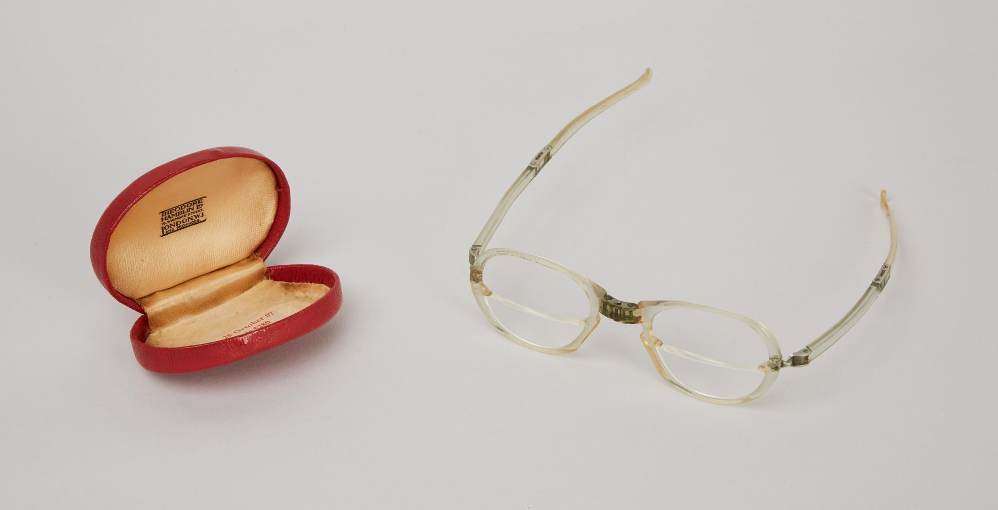 Princess Mary | Tinted Spectacles with Monogramed Case