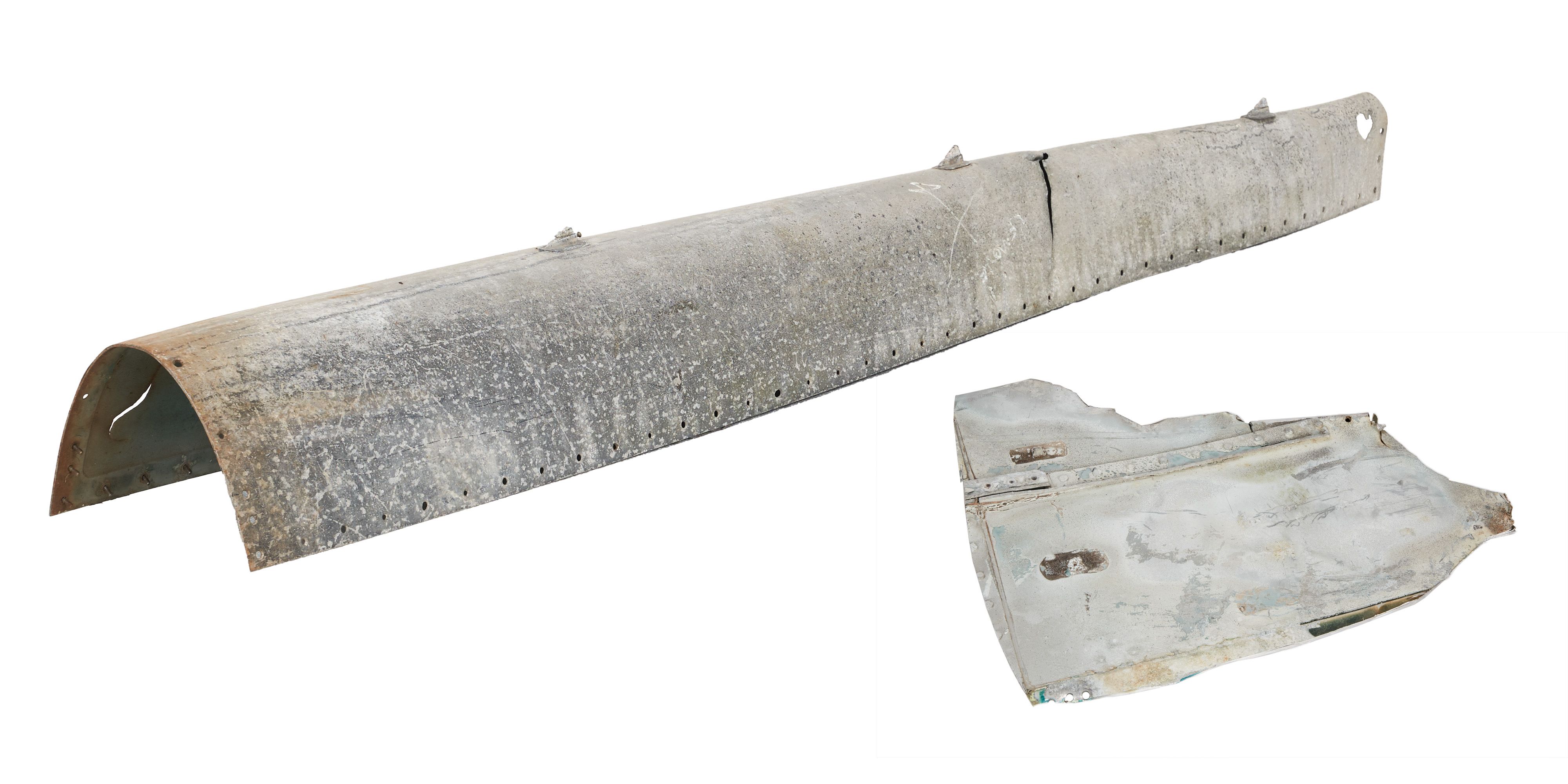 Lost | Two Oceanic Airlines Flight 815 Plane Crash Pieces
