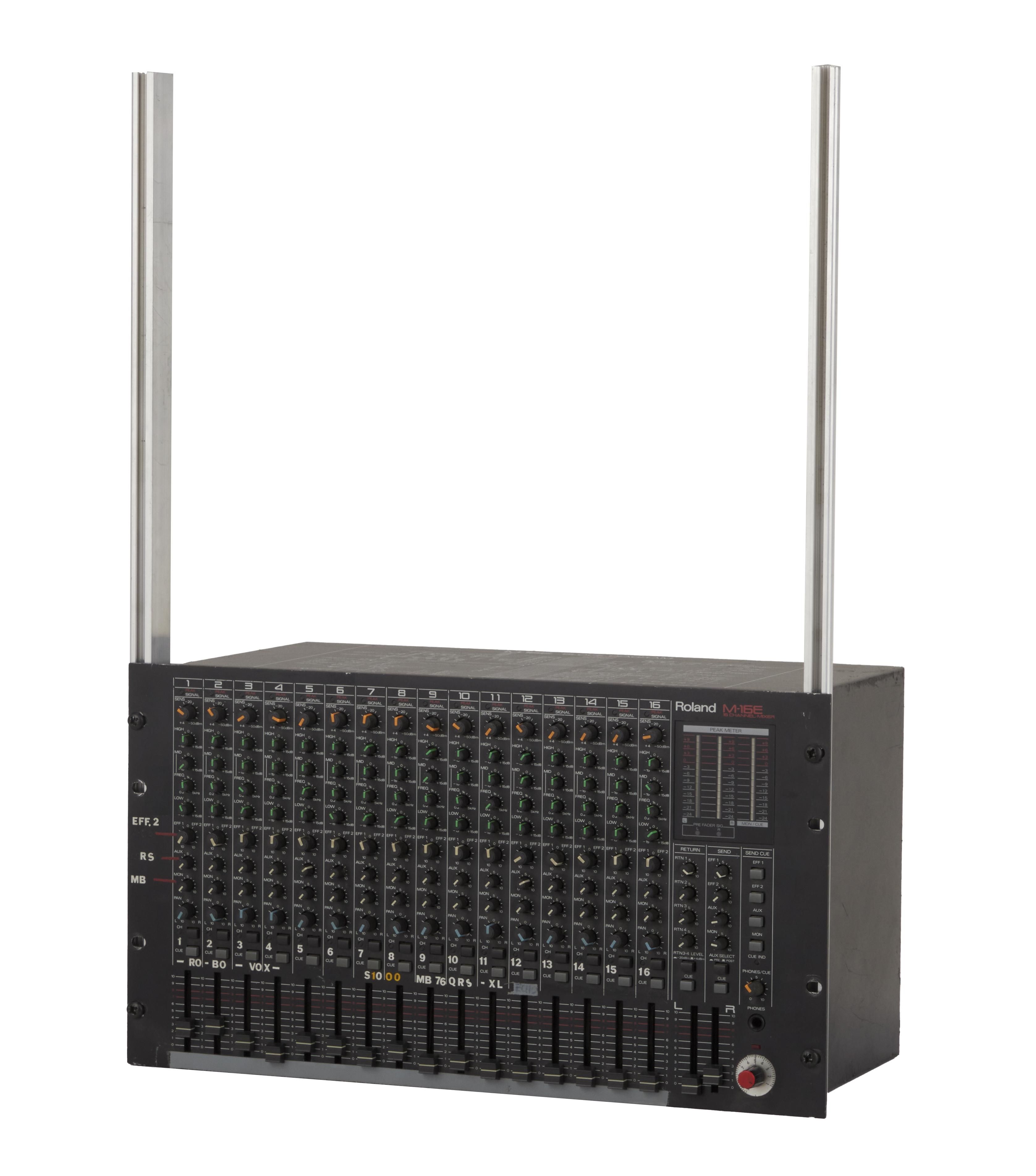 Florian Schneider | Roland M16E 16 Channel Rack Mount Mixer